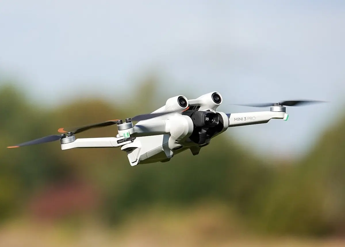 Guide des meilleurs drones pour voyager (-250g) - Lebaroudeur.fr